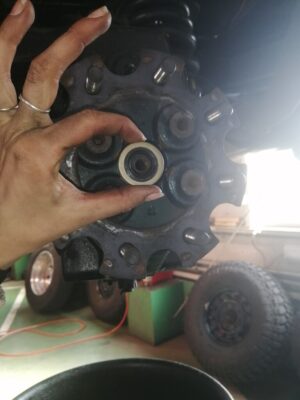 Hummer H1 hub oil leak CTIS seal oil leak | Skyauto